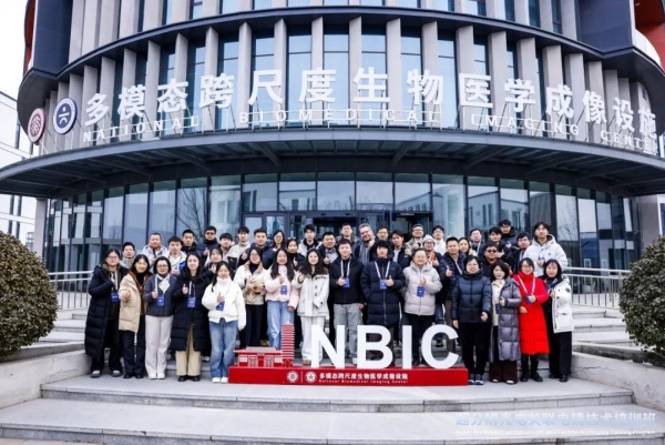 First "Super-Resolution Photoelectric Correlative Electron Microscopy ...