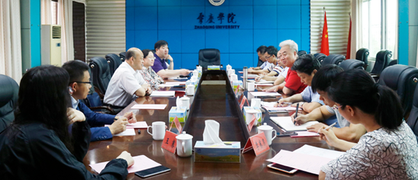 Baotou delegation visits Zhaoqing University