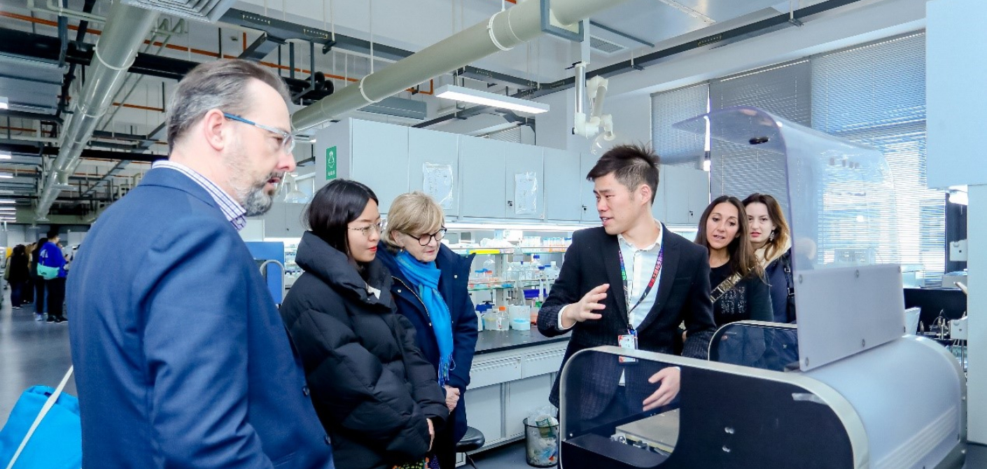 Welcome to Xi'an Jiaotong University!